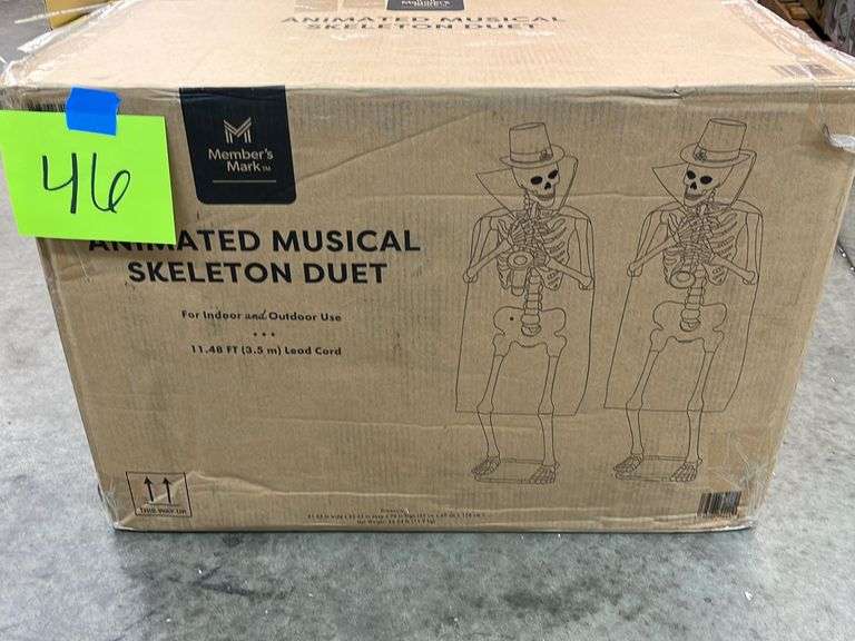 ANIMATED MUSICAL SKELETON DUET IN BOX - Earl's Auction Company