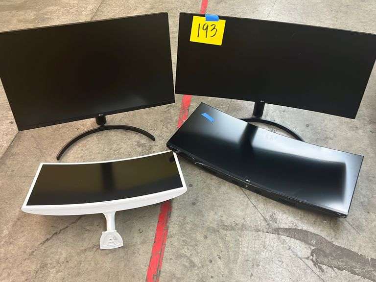 AS IS - (4) DAMAGED MONITORS (LG & SAMSUNG) - Earl's Auction Company