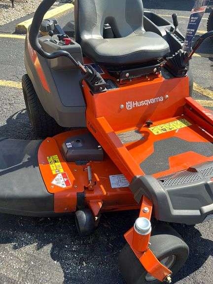 HUSQVARNA Z248F 48" DECK ZERO TURN MOWER W/ 131 HOURS - Earl's Auction ...