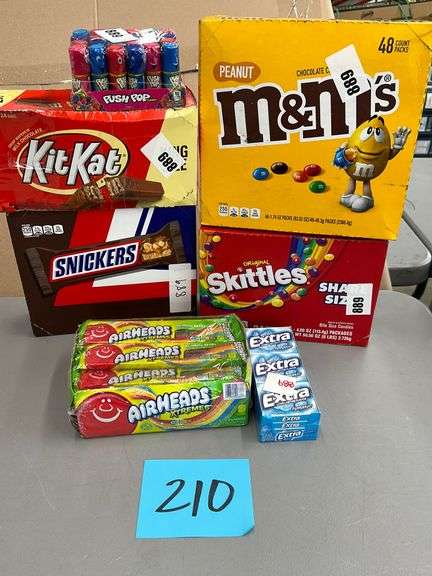 MISC LOT OF CANDY - SEE PHOTOS - Earl's Auction Company