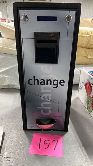SEAGA CHANGE MACHINE W/ KEYS - Earl's Auction Company