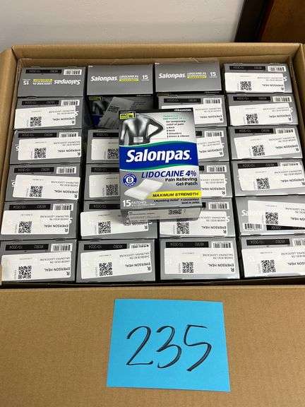 (24) BOXES OF SALONPAS PAIN RELIEVING PATCHES - Earl's Auction Company