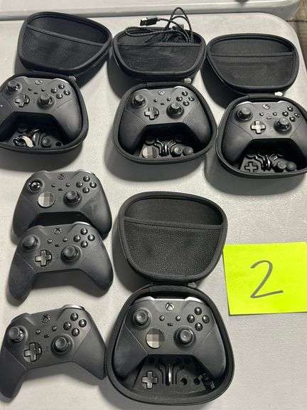 (7) XBOX ELITE CONTROLLERS - Earl's Auction Company
