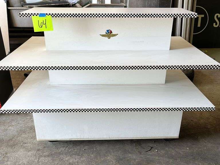 IMS PORTABLE ROLLING DISPLAY STAND - Earl's Auction Company