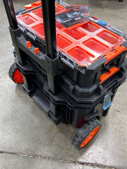 TACTIX 2PC MODULAR MOBILE TOOL STORAGE SYSTEM - Earl's Auction Company