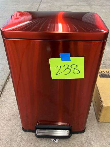 TRAMONTINA RED STEP ON TRASH CAN - Earl's Auction Company