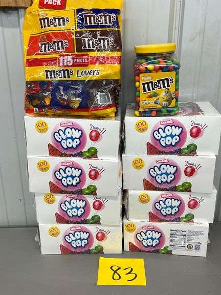 MISC LOT OF CANDY - SEE PHOTOS - Earl's Auction Company