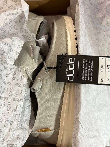 (4) PAIRS OF NEW SHOES - CROCS, HEY DUDE & MOUNTAIN SOLE (ASST SIZES ...