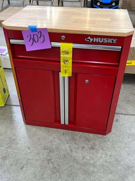 HUSKY 28" BASE CABINET W/ KEYS- RED - Earl's Auction Company