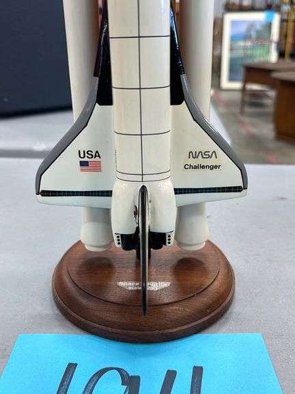 NASA CHALLENGER MODEL - Earl's Auction Company