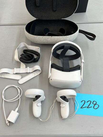 AS IS - OCULUS VR SYSTEM - Earl's Auction Company