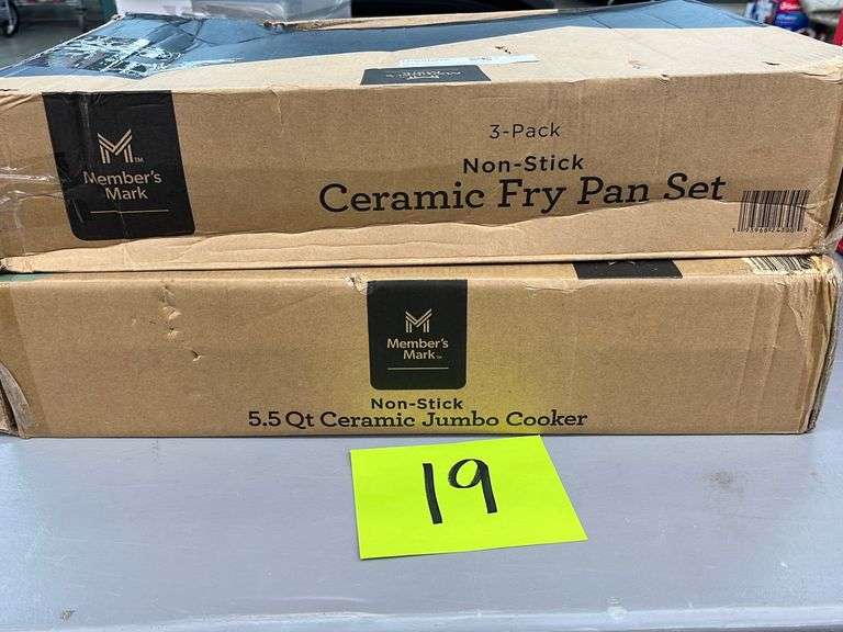 (3) CERAMIC FRY PANS & JUMBO COOKER IN BOXES - Earl's Auction Company