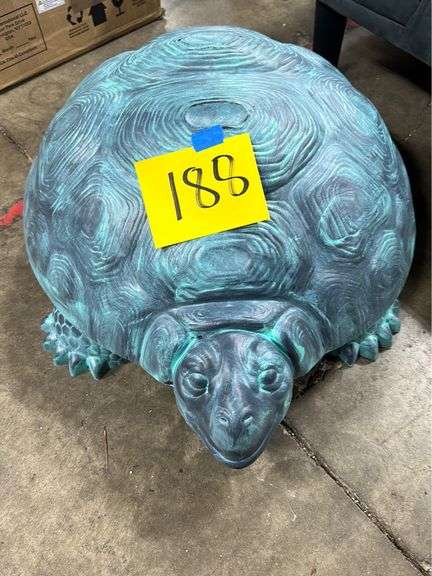 PLASTIC TURTLE HOSE HIDER - Earl's Auction Company