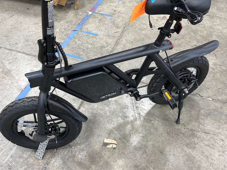 NEW JETSON ATLAS E BIKE W/ CHARGER - Earl's Auction Company