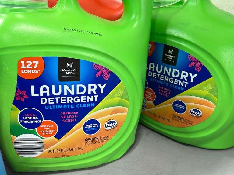 7PC LOT OF MEMBERS MARK LAUNDRY ITEMS - Earl's Auction Company