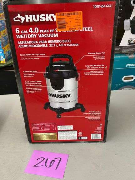 HUSKY 6 GALLON WET/DRY VACUUM IN BOX - Earl's Auction Company