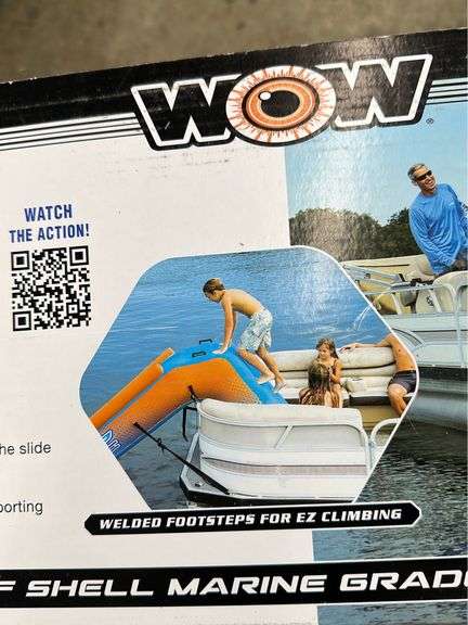 WOW PONTOON BOAT SLIDE IN BOX - Earl's Auction Company