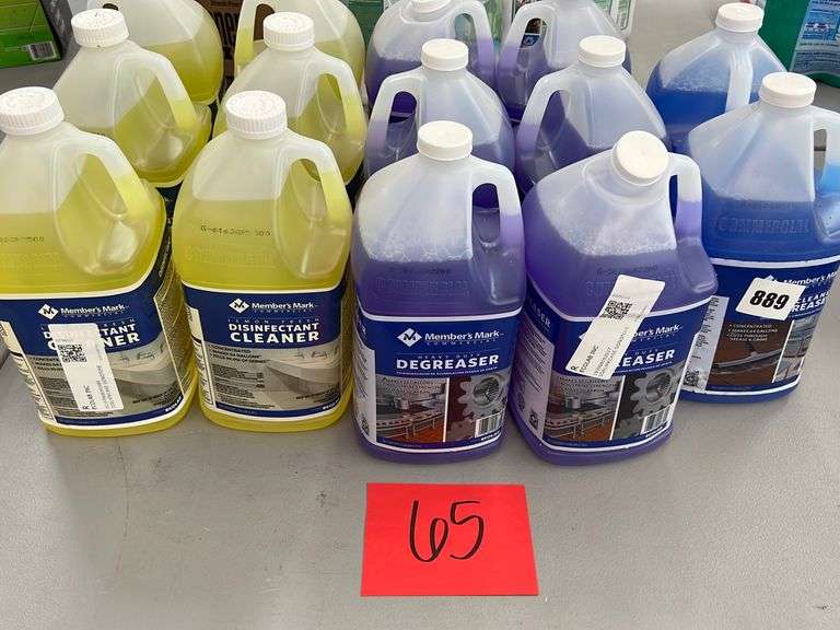 (14) BOTTLES OF MEMBERS MARK CLEANING - Earl's Auction Company