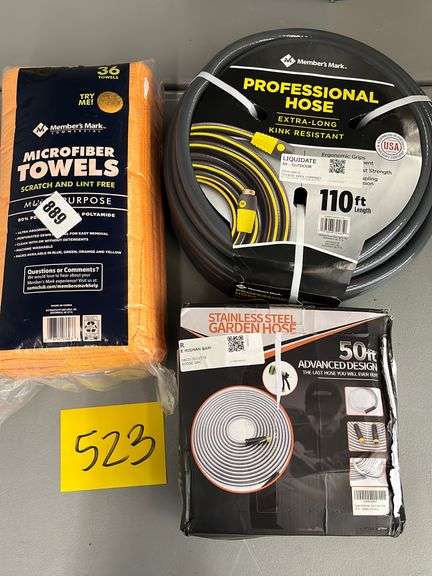 (2) HOSES & (1) PACKS OF MICROFIBER TOWELS - Earl's Auction Company