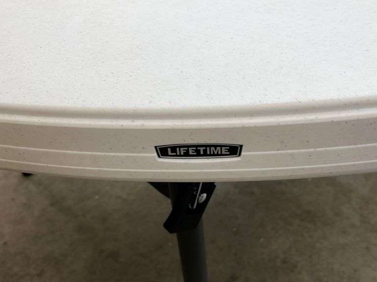 AS IS - LIFETIME 5FT ROUND FOLDING TABLE - Earl's Auction Company