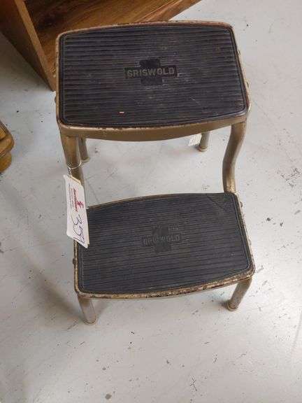 GRISWOLD METAL 2 STEP STOOL - EK Auctioneers LLC