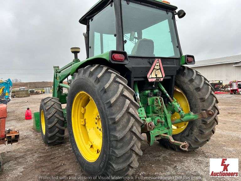 JOHN DEERE 3255 W/JOHN DEERE 265 LOADER & BUCKET - EK Auctioneers LLC
