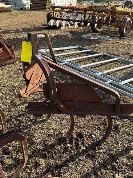 1 ROW CULTIVATOR - EK Auctioneers LLC
