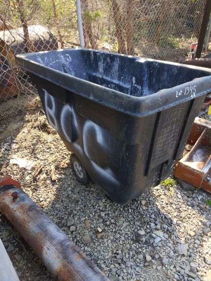 RUBBERMAID ROLLING PLASTIC TRASH HOPPER - EK Auctioneers LLC