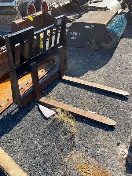 42" QUICK ATTACH PALLET FORKS - EK Auctioneers LLC