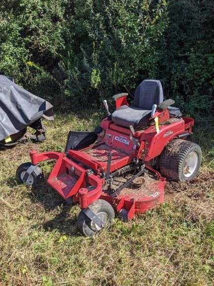 COUNTRY CLIPPER ZERO TURN MOWER - EK Auctioneers LLC