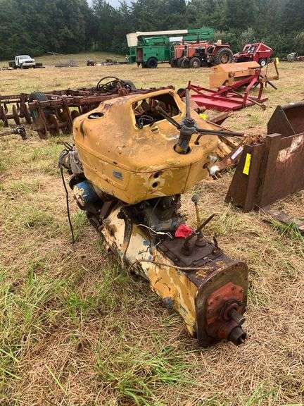 FORD 3CYL DIESEL TRACTOR ENGINE - EK Auctioneers LLC
