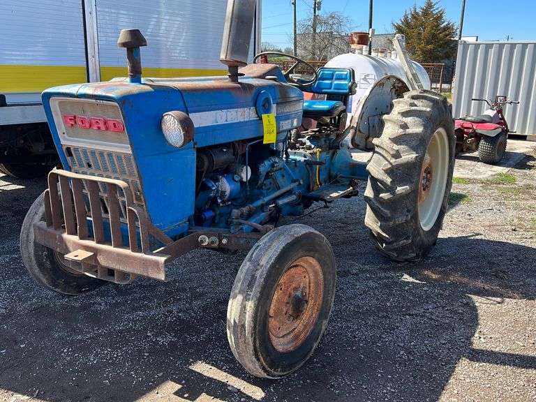 FORD 3000 Gas Powersteering - EK Auctioneers LLC