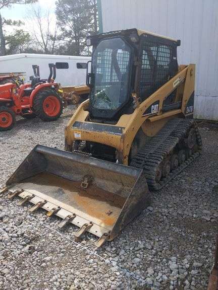 2006 CAT 247B TRACK SKIDSTEER WITHH TOOTH BUCKET - EK Auctioneers LLC