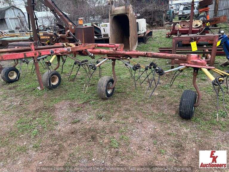 17' HAY MASTER MANUAL FOLD HAY TEDDER - EK Auctioneers LLC