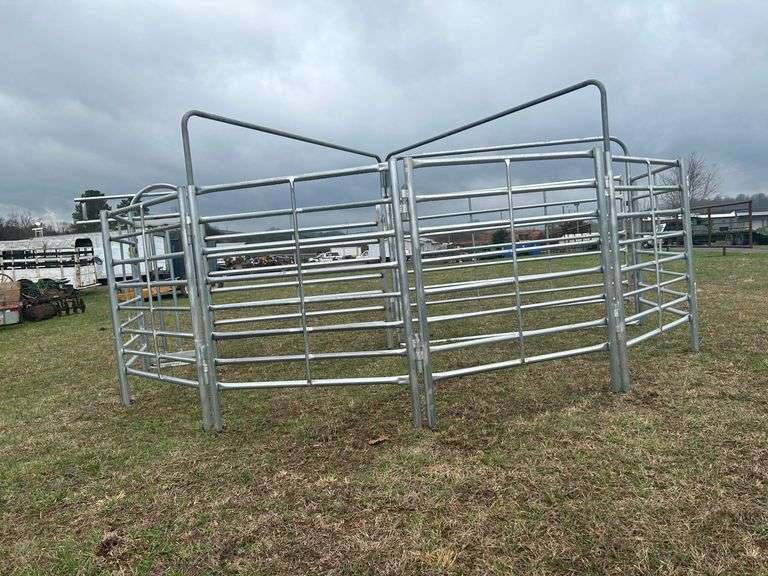 UNUSED CATTLE SWEEP SYSTEM WITH SLIDE GATE - EK Auctioneers LLC