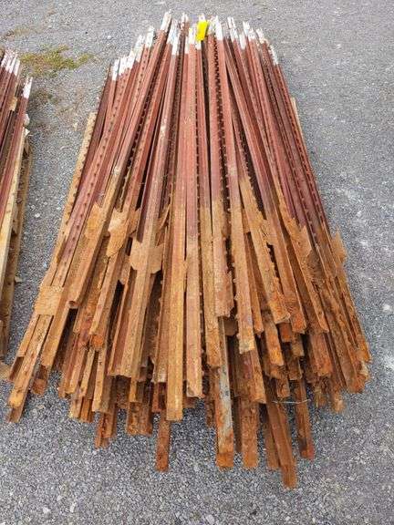 PALLET OF USED T-POSTS - EK Auctioneers LLC