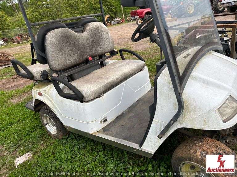 ZONE GOLF CART--NON RUNNER - EK Auctioneers LLC
