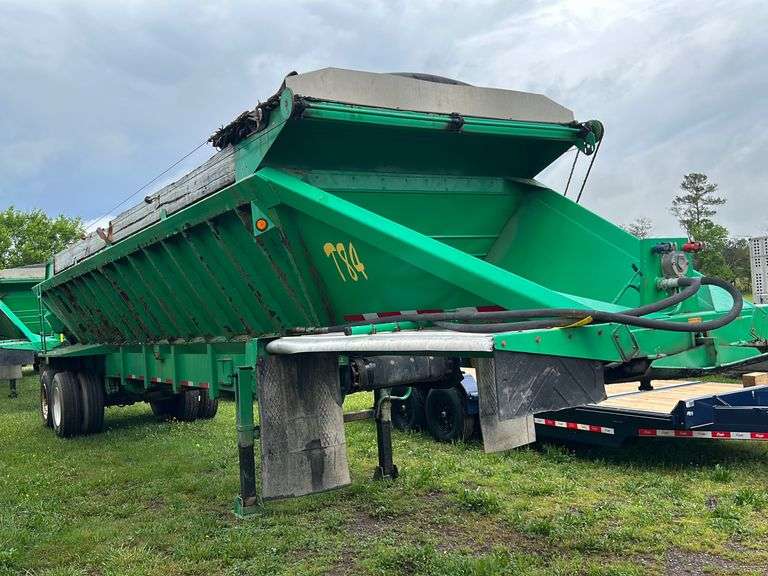 1999 RED RIVER BELT TRAC BELLY UNLOAD TRAILER - EK Auctioneers LLC