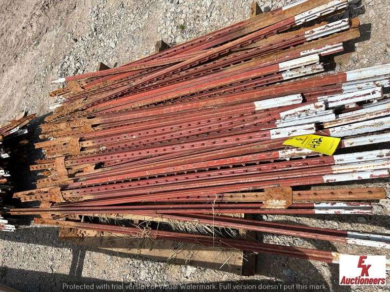 PALLET OF 6.5' USED T-POSTS - EK Auctioneers LLC