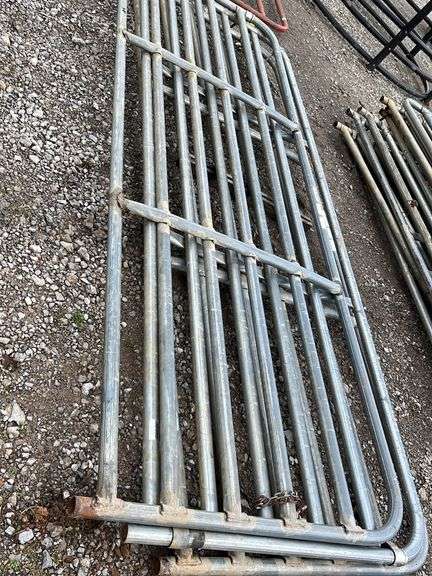 (1) USED 12' CO-OP 6BAR HD FARM GATE - EK Auctioneers LLC