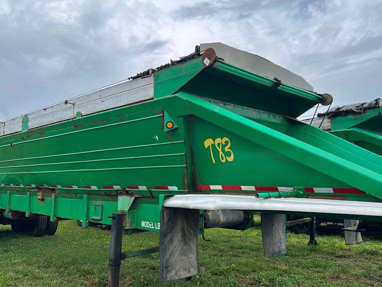 1999 RED RIVER BELT TRAC BELLY UNLOAD TRAILER - EK Auctioneers LLC