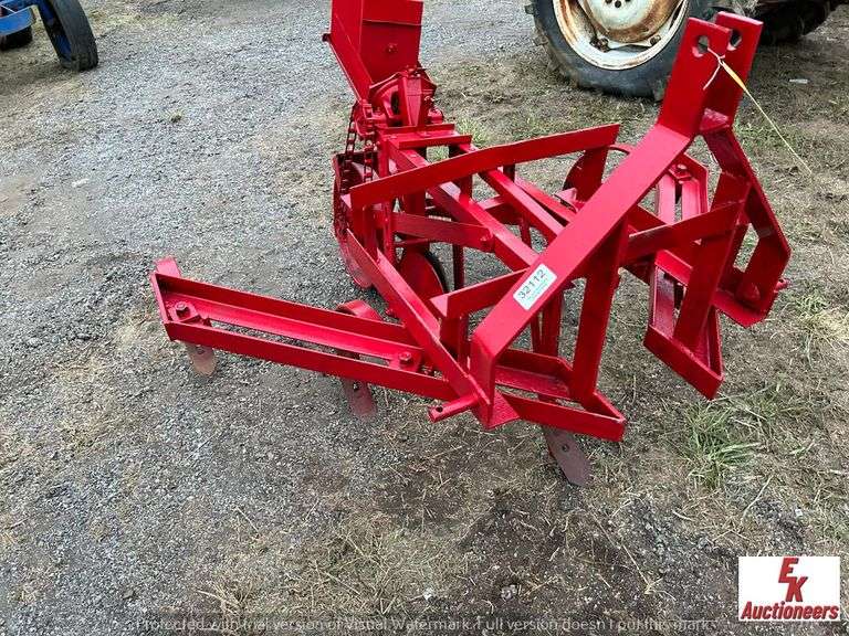 COVINGTON CULTIVATOR W/ 1 ROW PLANTER - EK Auctioneers LLC