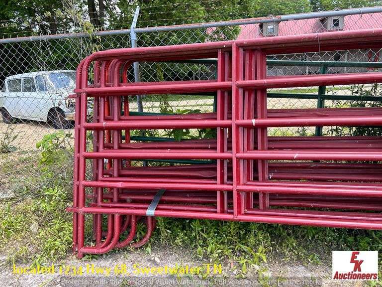 (9) 12' CORRAL PANELS--RED - EK Auctioneers LLC