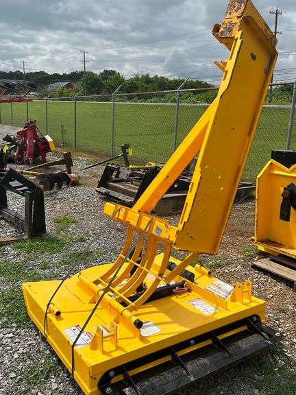4FT QUICK ATTACH RIGHT OF WAY MOWER - EK Auctioneers LLC