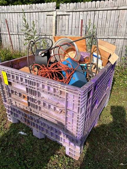 ASST PALLET-PURPLE PALLET - EK Auctioneers LLC