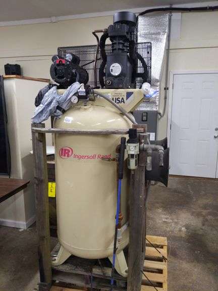 INGERSOLL RAND TS5 STAND UP AIR COMPRESSOR - EK Auctioneers LLC