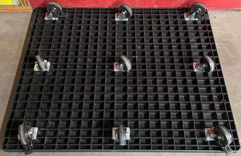 Plastic Pallet w/ Casters, 40"x48" - ELCO Auctions