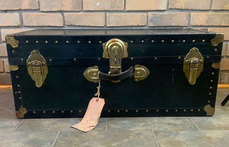 U S Navy Storage Foot Locker with Tray in Great Shape - Estate Rescue ...