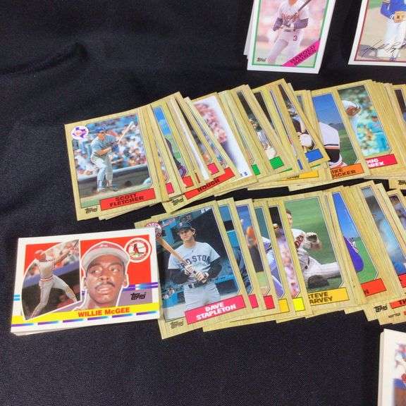 Hundreds of Vintage Baseball Card Lot - Estate Rescue Queens