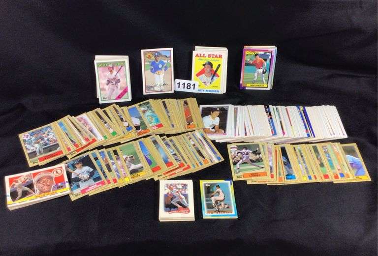 Hundreds of Vintage Baseball Card Lot - Estate Rescue Queens